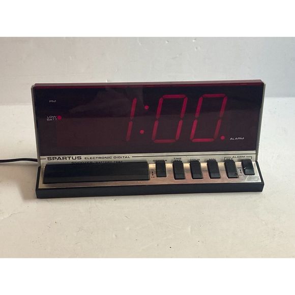 Wall Decor | Vintage Spartus Model 115 Electronic Digital Alarm Clock ...